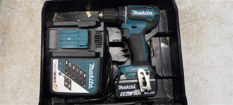 TOIMIVA MAKITA DDF485 + AKKU + LATURI myydään ei hylätä (p ...