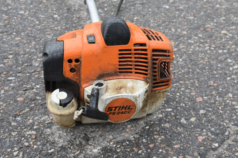 Myydään Stihl FS 240C trimmeri | Konkurssihuutokauppa