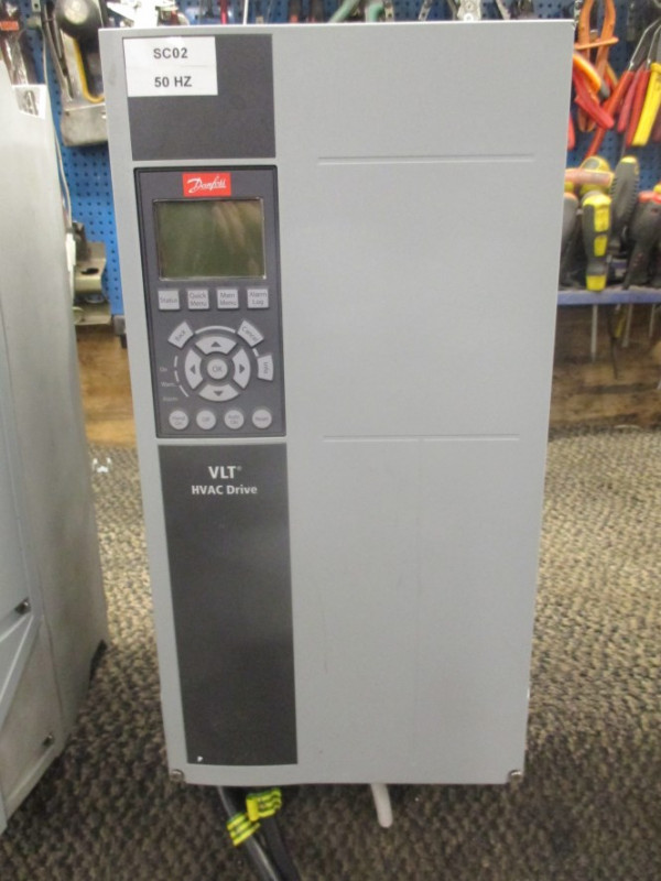 2KPL DANFOSS VLT Hvac Drive FC102 TAAJUUSMUUNTAJIA myydään ei hylätä ...