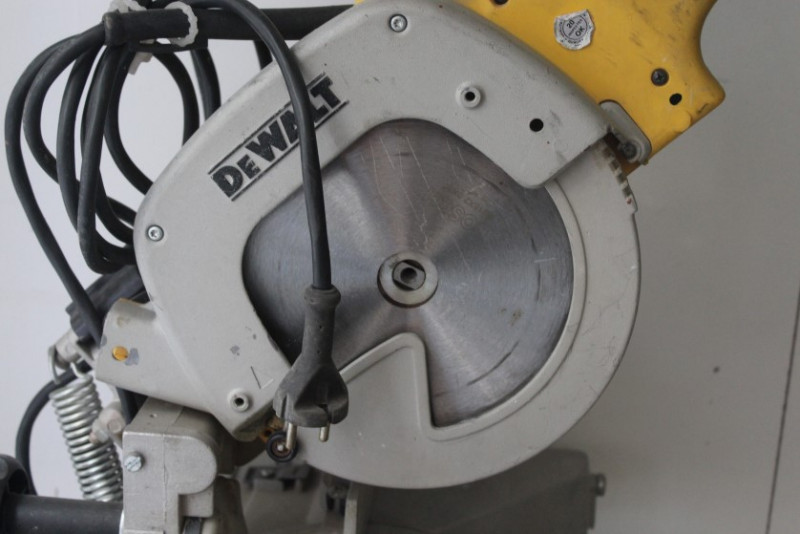 DEWALT DW700 myydään ei hylätä | Konkurssihuutokauppa