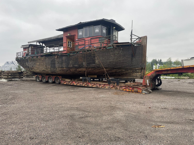 Ravintolakäyttöön muutettu proomu vuodelta 1927 | Konkurssihuutokauppa